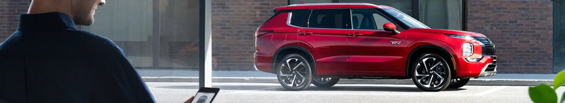 Mitsubishi Outlander PHEV 2024 : Comparatif avec le Ford Escape PHEV